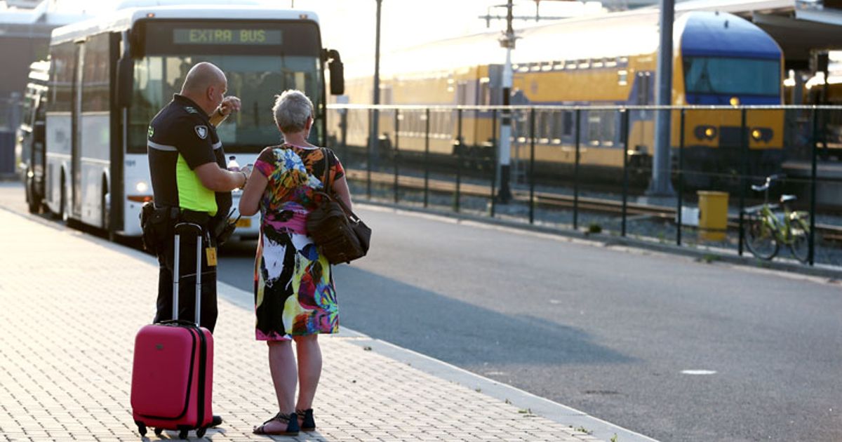 NS-bussen rijden vanaf komend jaar op biobrandstof | Radar - het ...