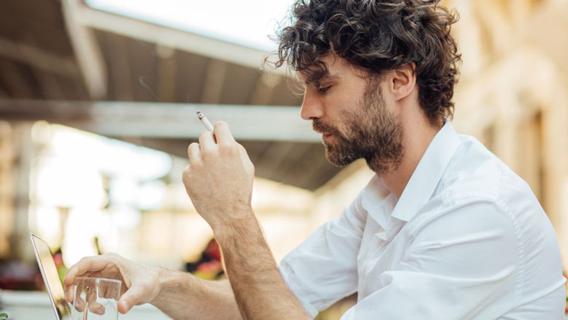 Meer mensen willen volledig rookverbod op terrassen - Radar - het consumentenprogramma van AVROTROS
