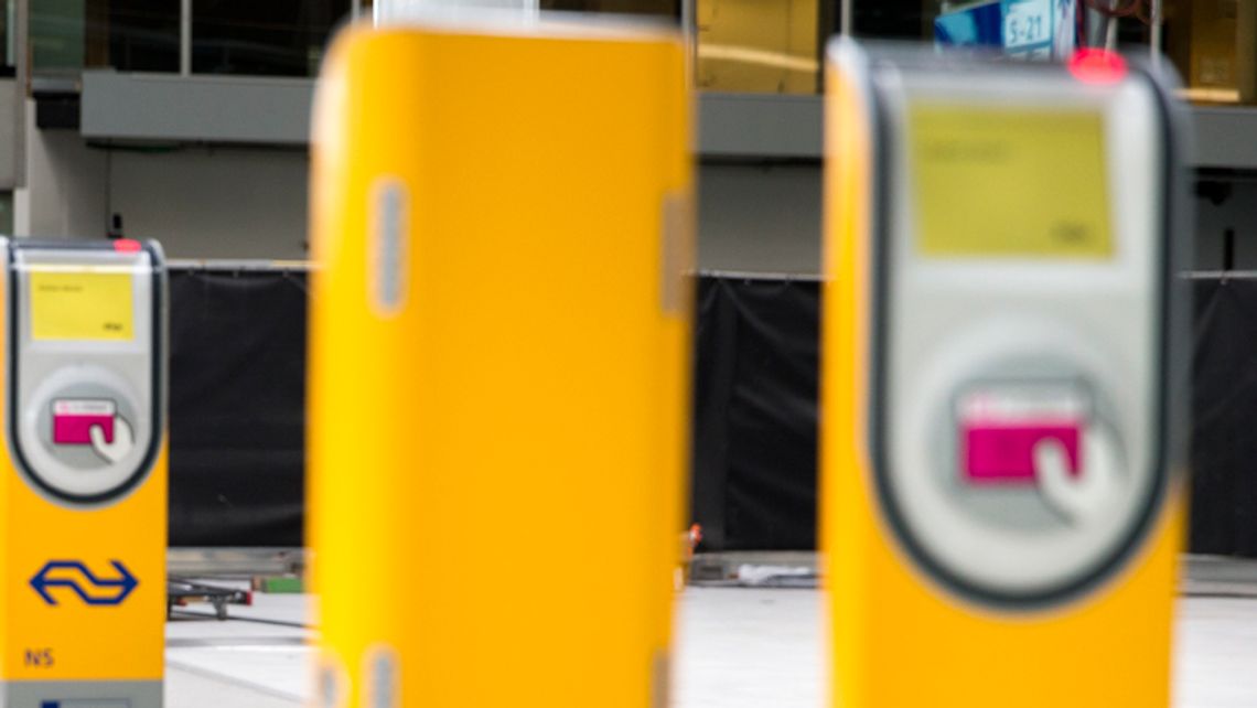 NS zet 80-jarige uit de trein om fout inchecken - Radar - het ...