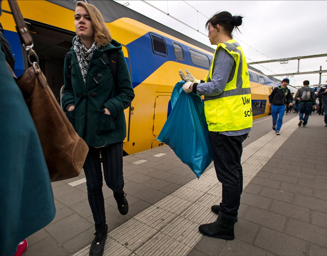 Experiment met schoonmakers tijdens treinreis - Radar - het ...