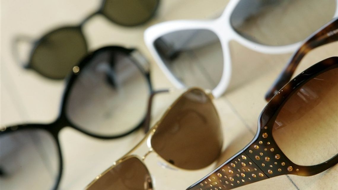 Uv-straling is net zo gevaarlijk voor onze ogen als voor onze huid ...