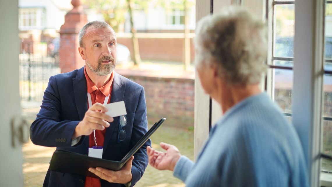 Verkoop aan de deur: zo kom je van opdringerige verkopers of contracten ...