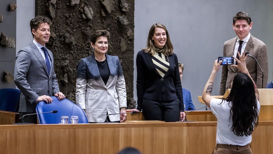 Ruime meerderheid Tweede Kamer stemt voor abortuspil via huisarts: 'Dit ... Ruime meerderheid Tweede Kamer stemt voor abortuspil via huisarts: 'Dit ...