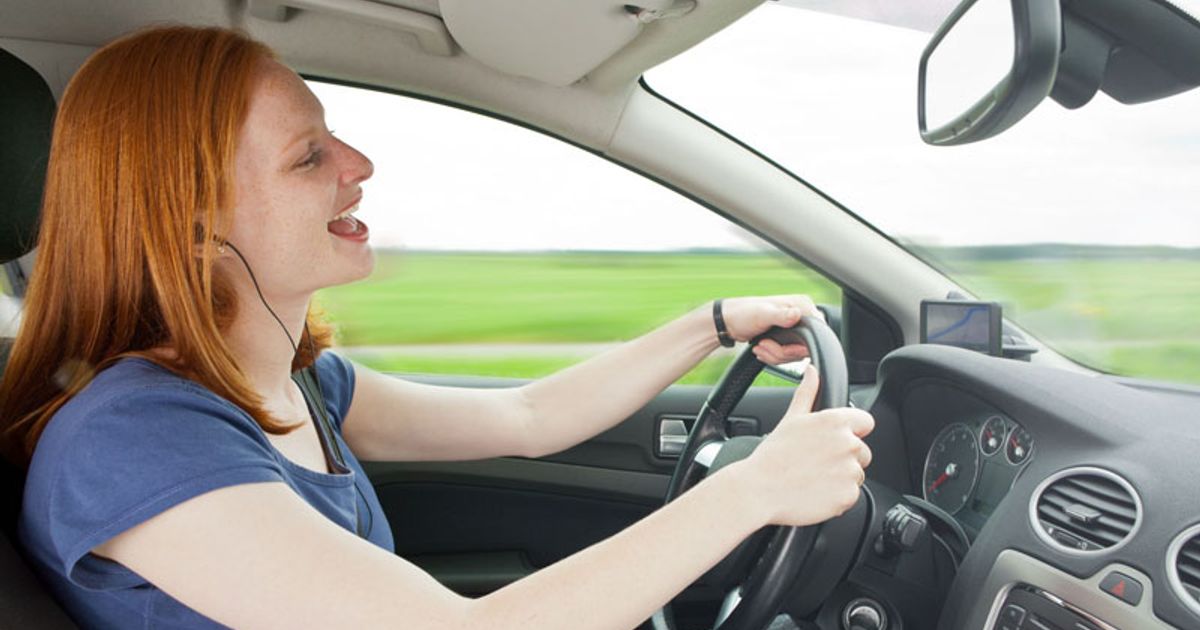 Zingen en neuspeuteren in de 'onmisbare' auto | Radar - het ...