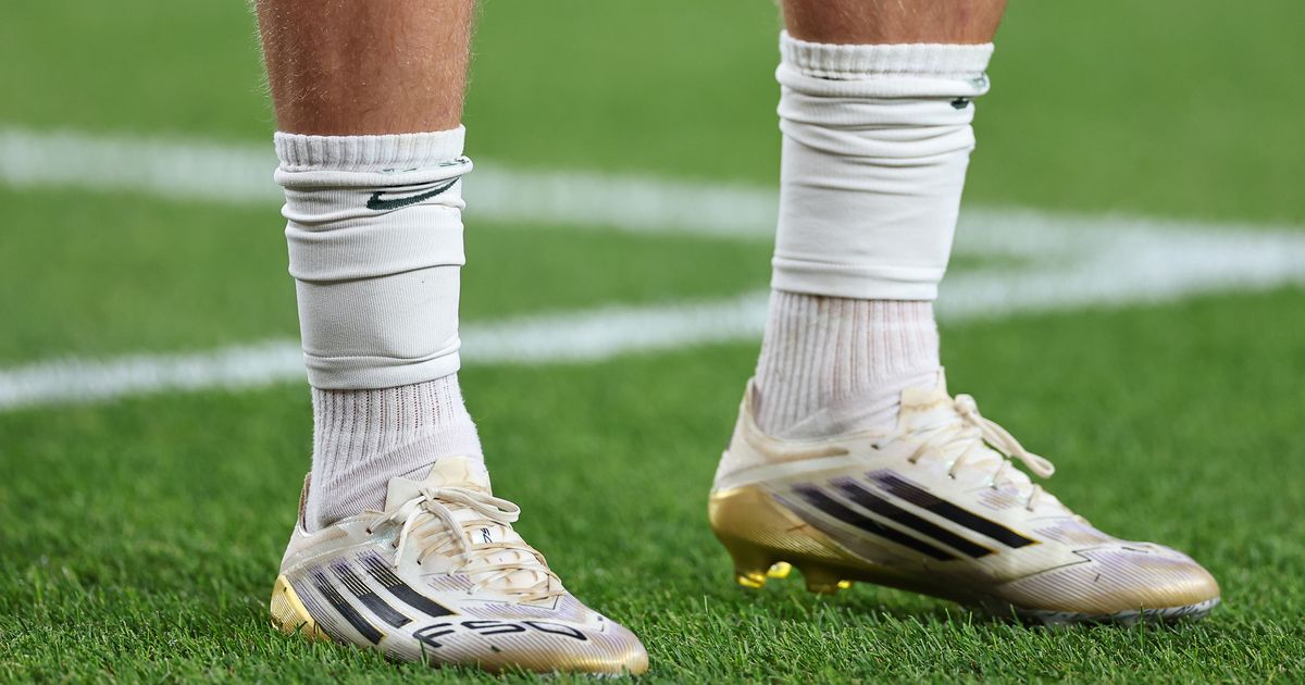 Sportarts waarschuwt voor mini-scheenbeschermers: 'Breuk kan gevolgen ...