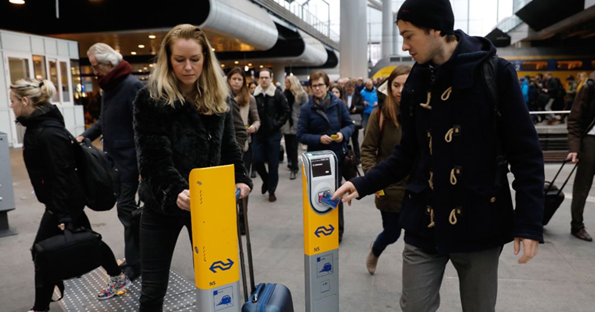 'Geef studenten ov-chipkaart voor de hele week' | Radar